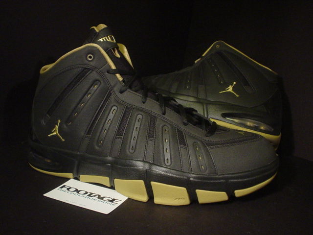 Jordan Melo M7: Black - Metallic Gold Player Exclusive Sample - Air ...