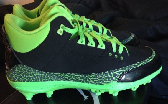 "Seattle Seahawks" Air Jordan 3 PE Cleat for Terrell Owens - Air ...