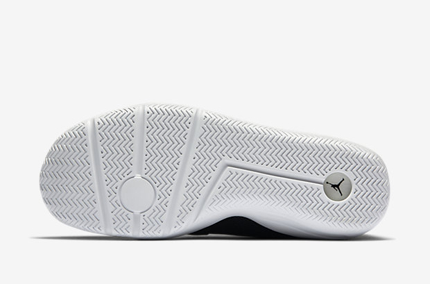 Jordan Eclipse Refreshes The Classic Chicago Bulls Look - Air Jordans ...